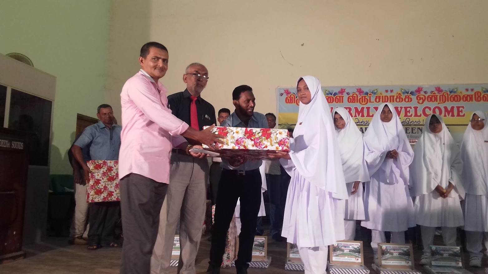 Felicitating the Successful Students - O/L Exam 2018 - Welcome to Madeena